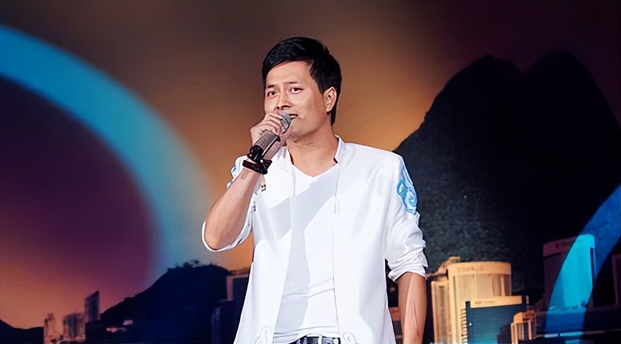 Grassroots singer Yunfei: After becoming famous, she abandoned her wife ...