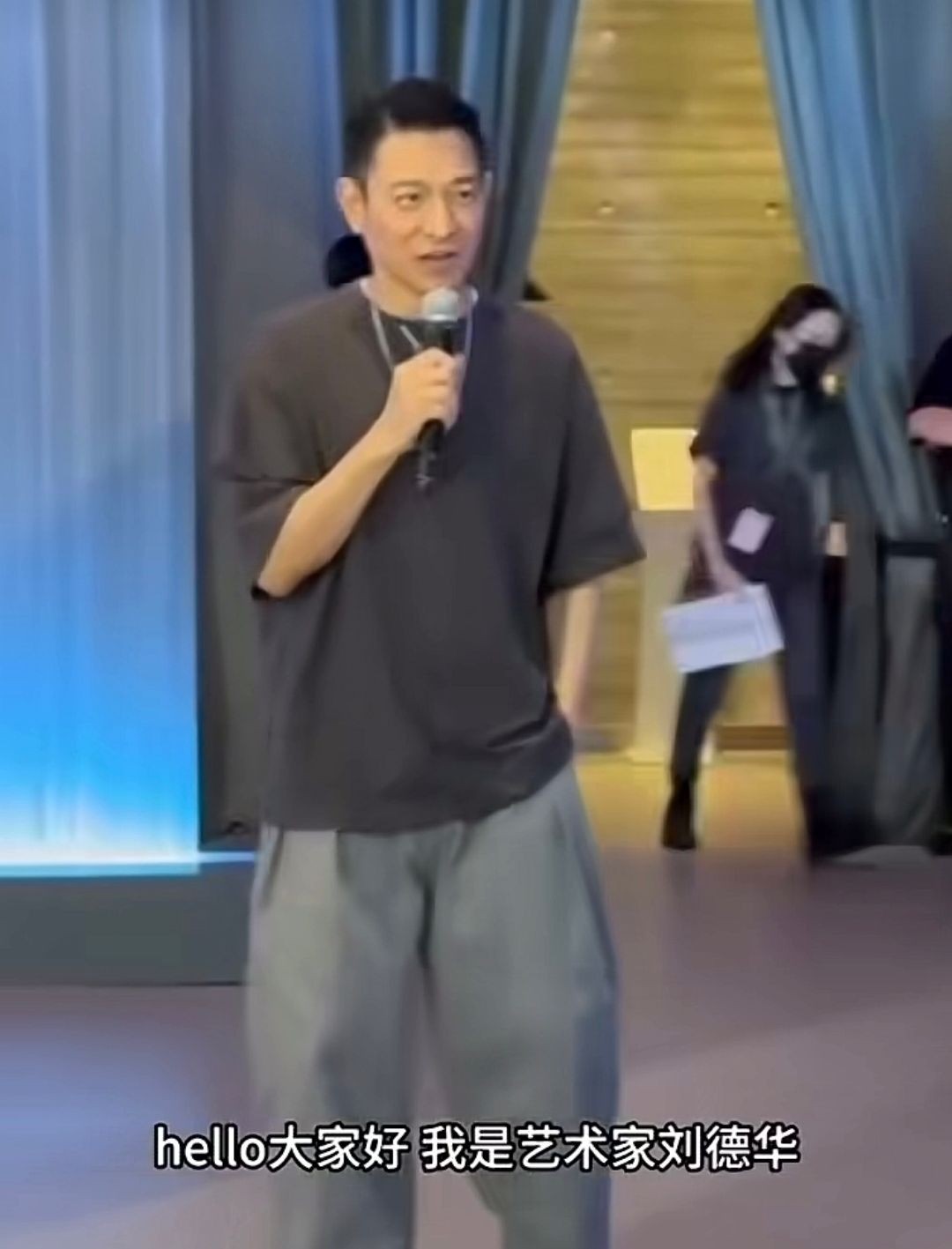 Andy Lau released father and daughter paintings in his first art ...