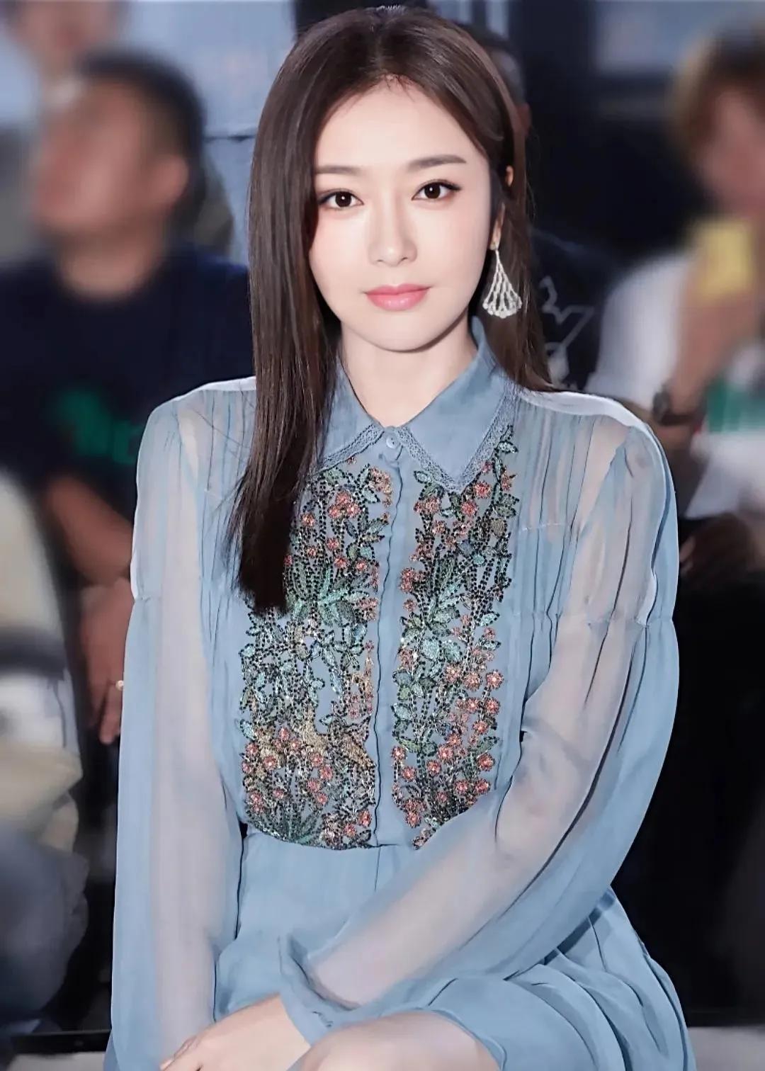 Qin Lanmei familiar domineering lady - iMedia