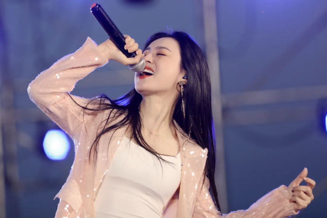 Chinese internet celebrity singer Tang Yi: Relying on Douyin to grow ...