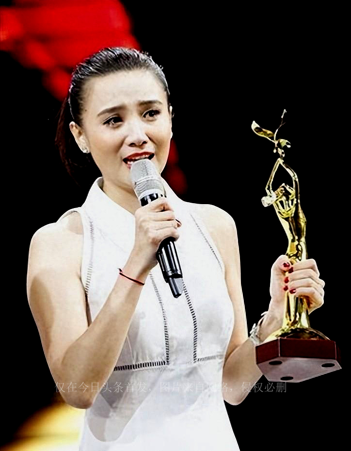 Become the mistress of a 23-year-old director and defeat Sun Li. Song ...