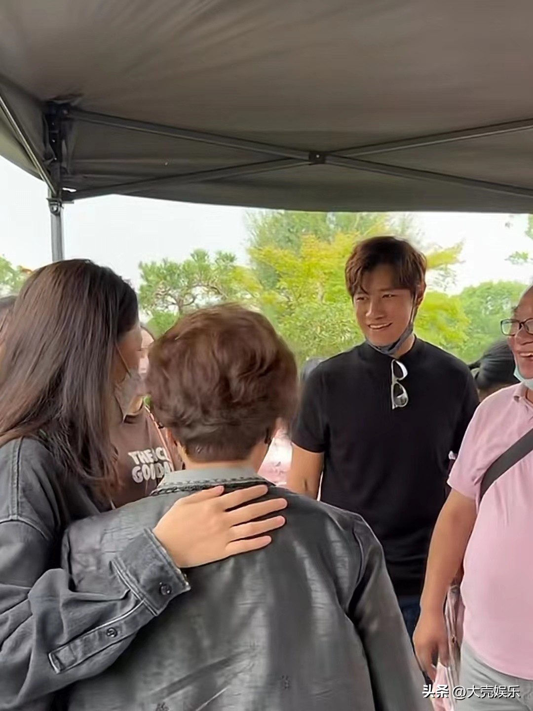 On the sixth anniversary of Qiao Renliang's death, Chen Qiaoen and her ...