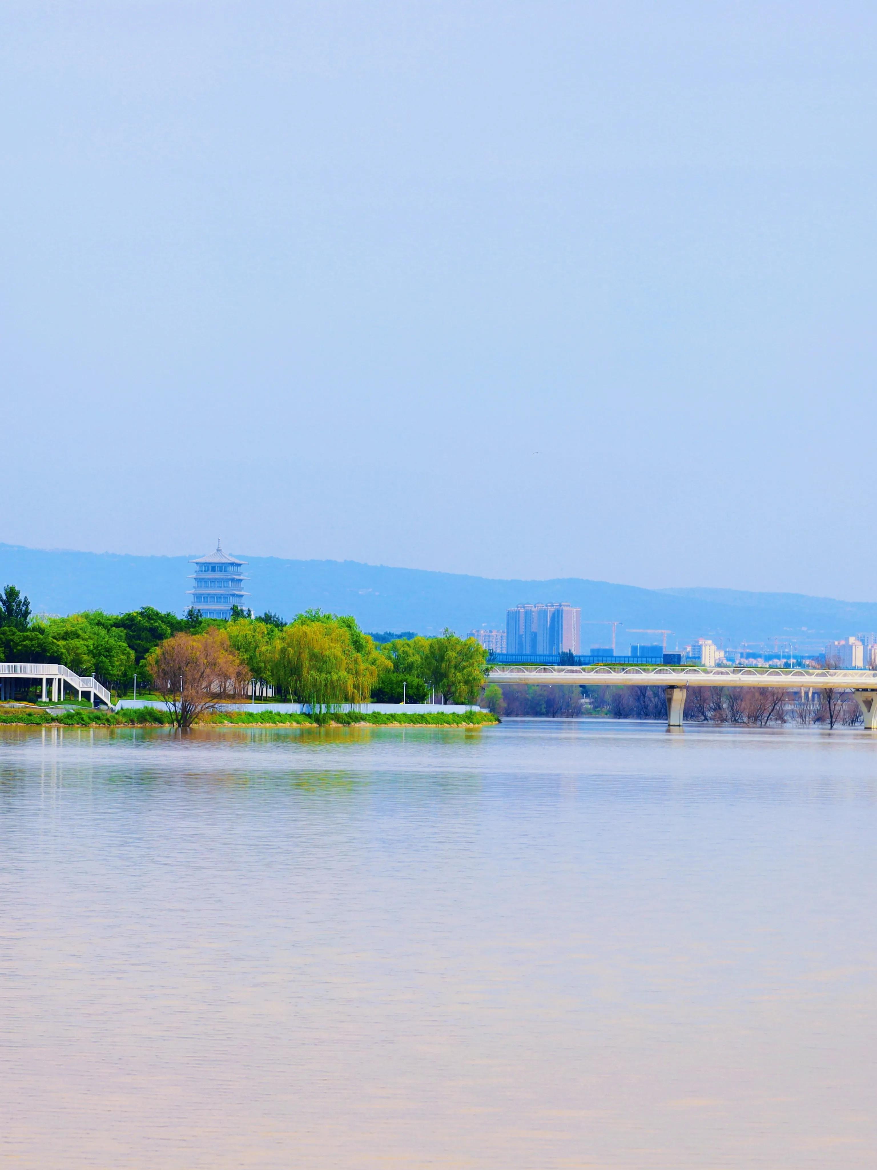 After passing the Ba River, leave behind the beauty, the largest river ...