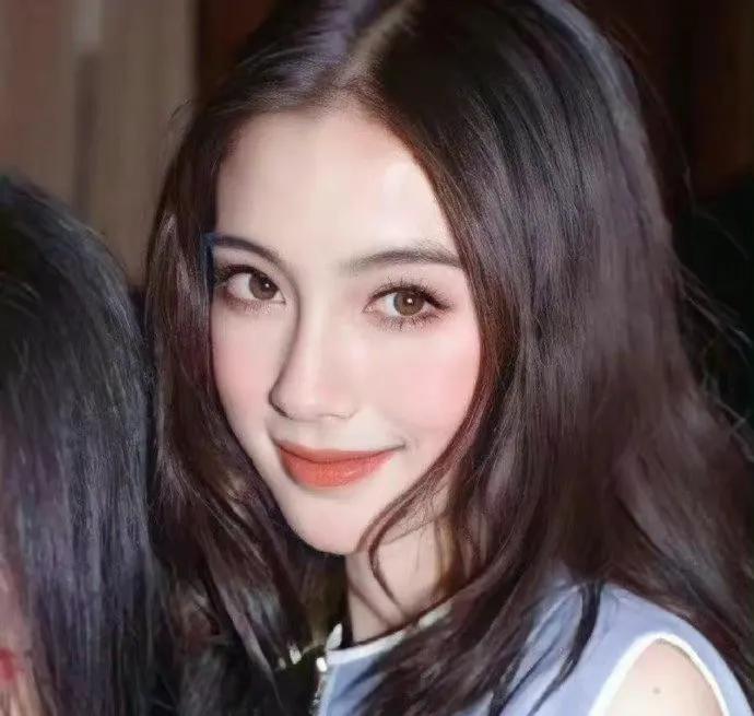 Angelababy's newly dyed hair color, after leaving Huang Xiaoming, she ...