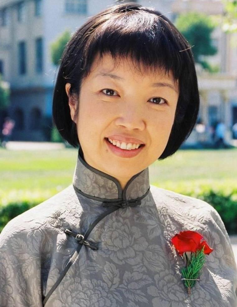 From a CCTV host to a special actor, she took care of her paralyzed ...