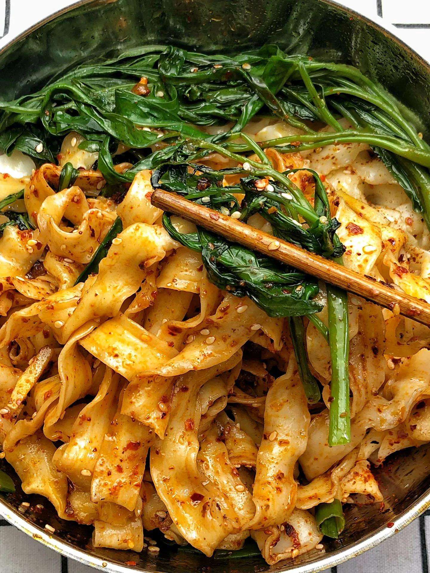 The oil-splashed noodles that kitchen novice can make is so delicious ...