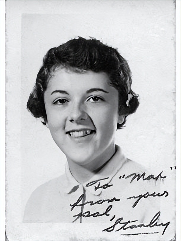 Obama's white mother: cheated to marry at 18, divorced three years ...