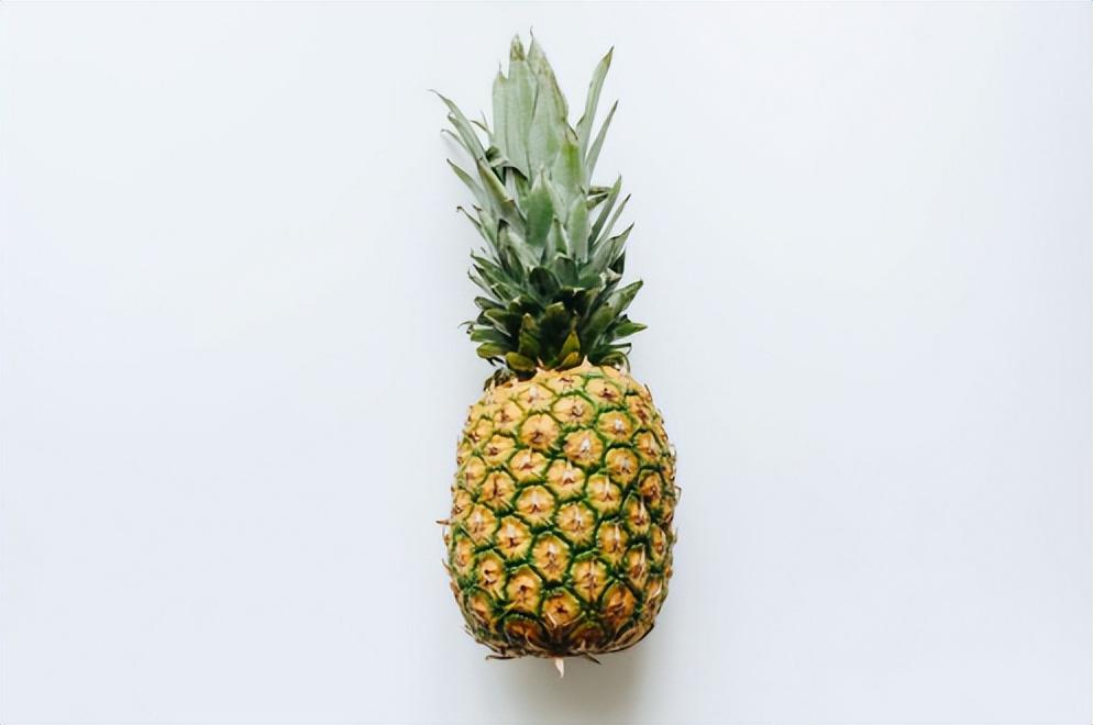 Is it okay to eat a whole pineapple? - iNEWS