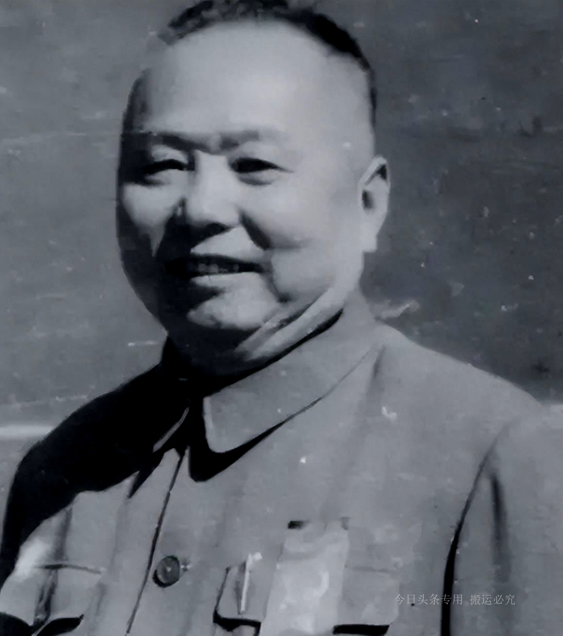In 1959, Su Yu and Ye Jianying took a group photo in Lushan. Who was ...