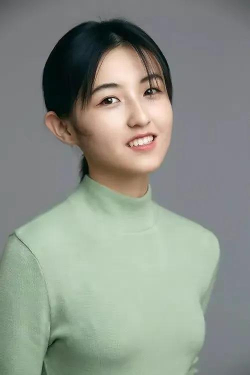 Zhang Zifeng was scolded on the hot search, is the 21-year-old actress ...