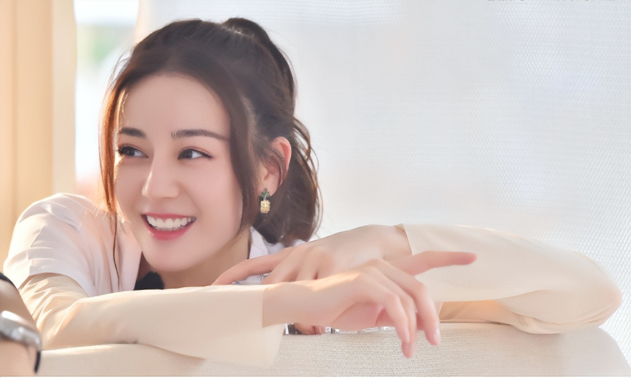 Gossip: Wang Yibo, Zhou Xingchi, Ju Jingyi, Song Yuqi, Wang Xiaofei, Dilraba, Tang Wei, William ...