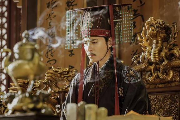 The Liao army's 200,000 cavalry pressed down on the border, and Song ...