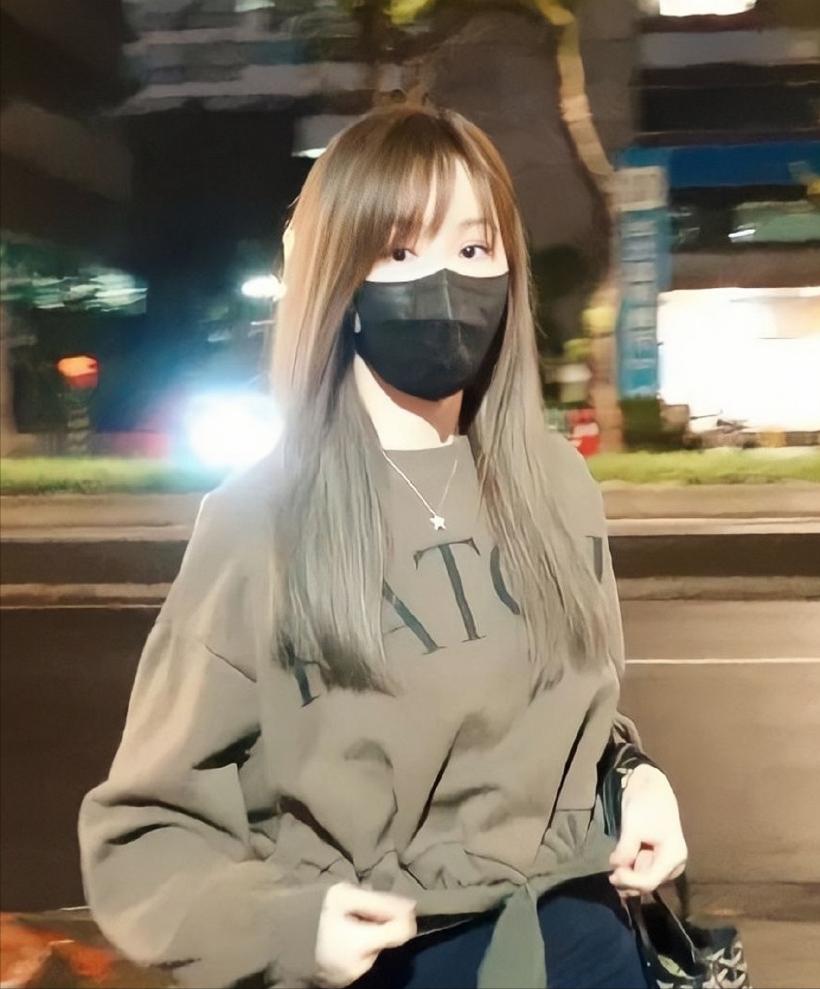 The 40-year-old sweetheart leader Wang Xinling lives with her boyfriend ...