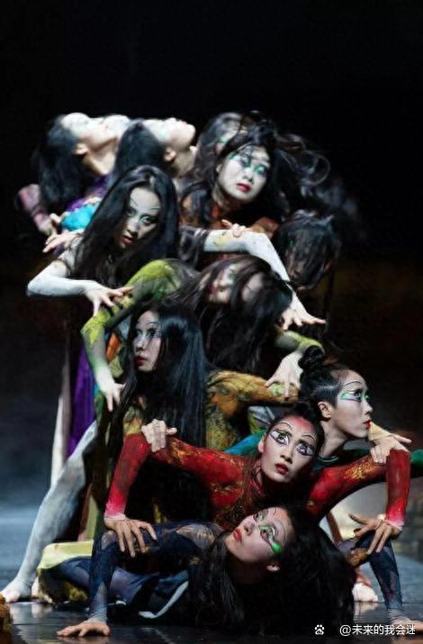 It's really shameless to look at it! "Rogue" facts in the name of art ...