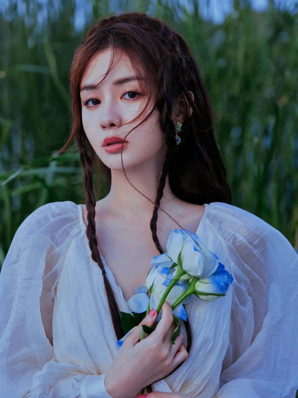 Appreciation of beautiful pictures of Zheng Hehuizi - iNEWS