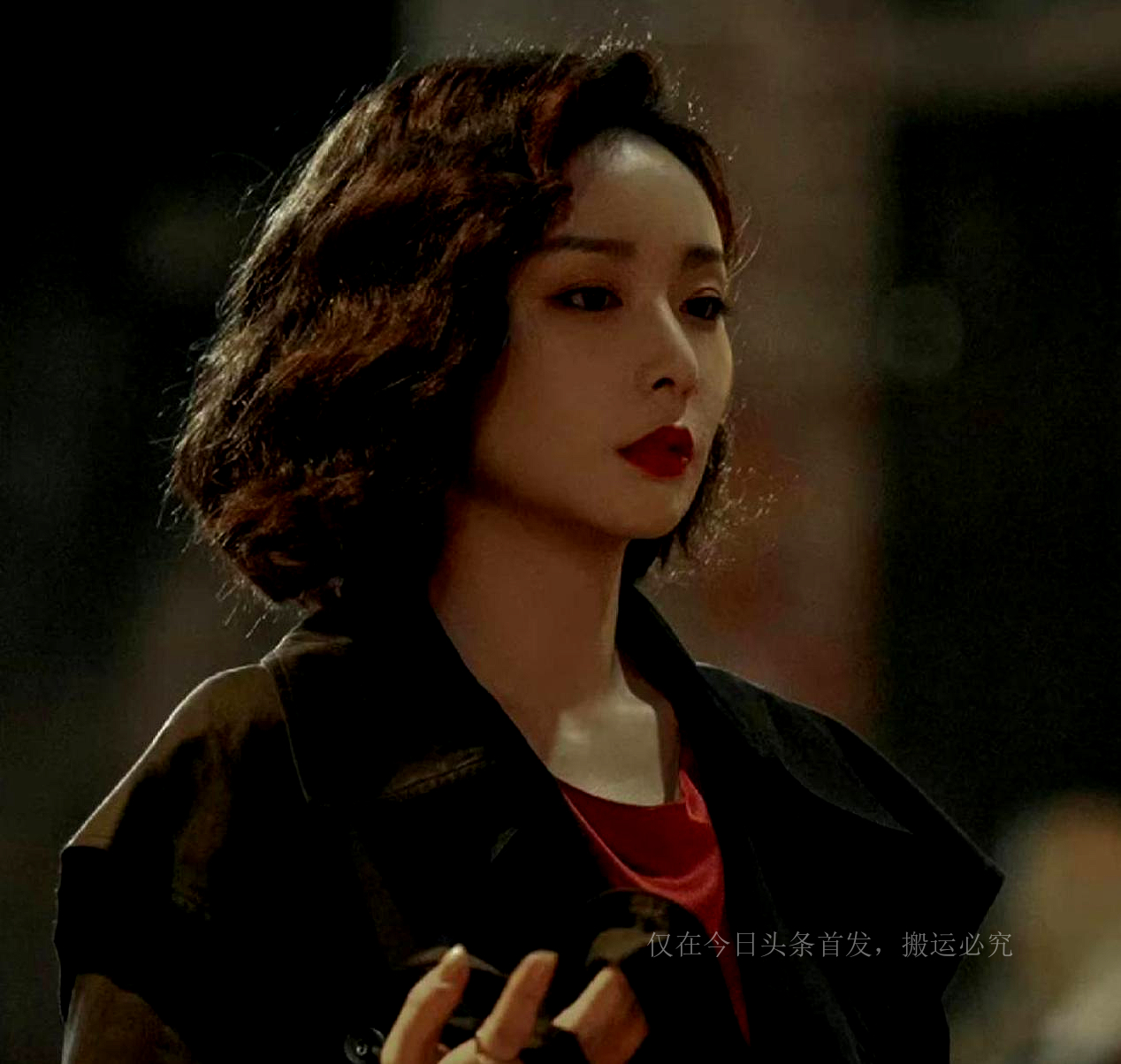 In "The Knockout", the bartender's belly fat stole the spotlight and ...