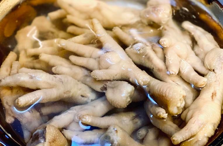 Delicious, hot and sour lemon chicken feet - iMedia