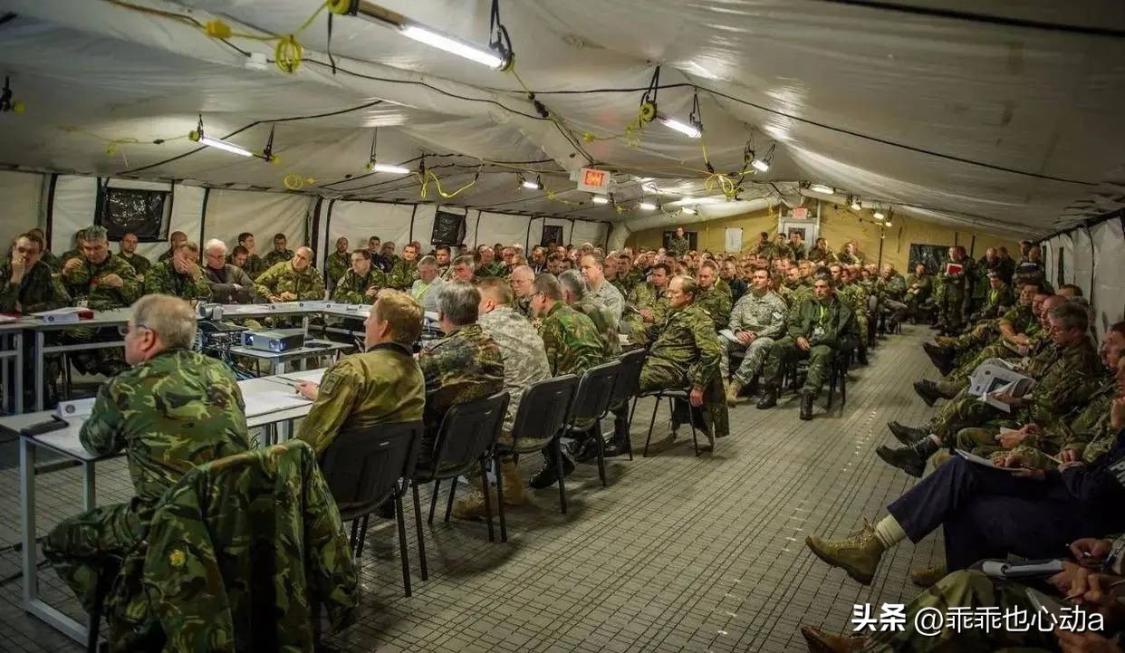 The last battle! Assemble 16 mecha brigades to pick up 120 fighter jets ...