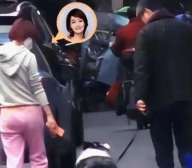 The article and his daughter are rarely in the same frame. The 14-year-old Wenjun is graceful ...