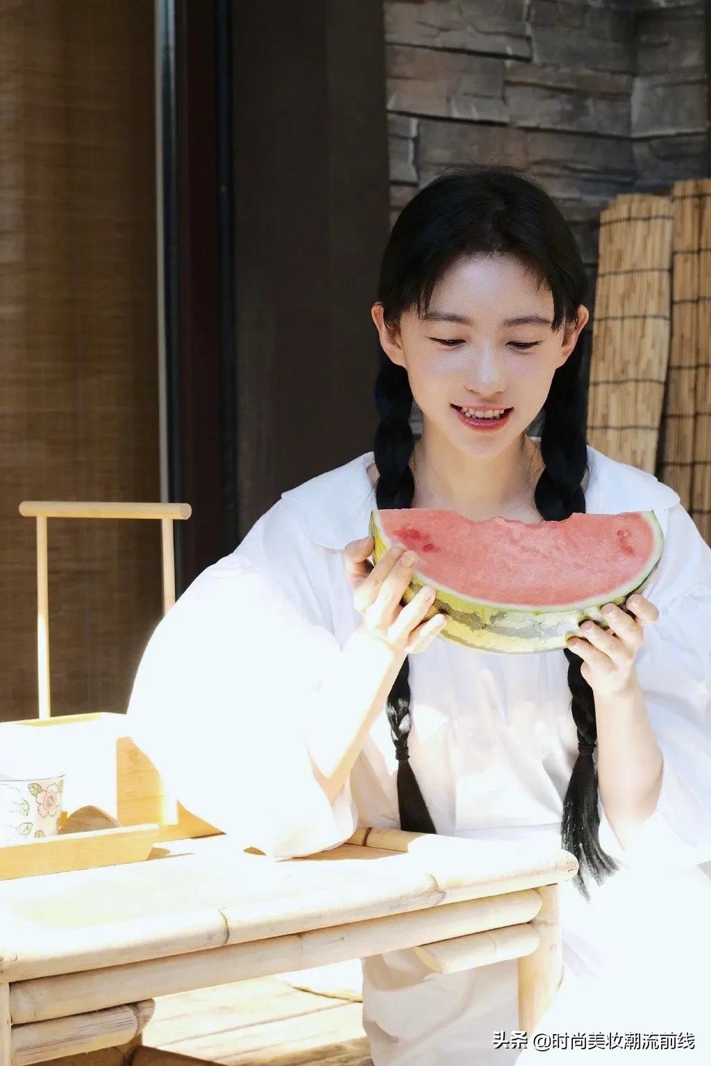 Liu Mengmeng: Summer Sweetheart, Watermelon Girl - iNEWS