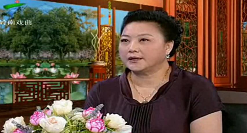 63-year-old Huang Weixiang plays Axiang's adoptive mother in the play ...