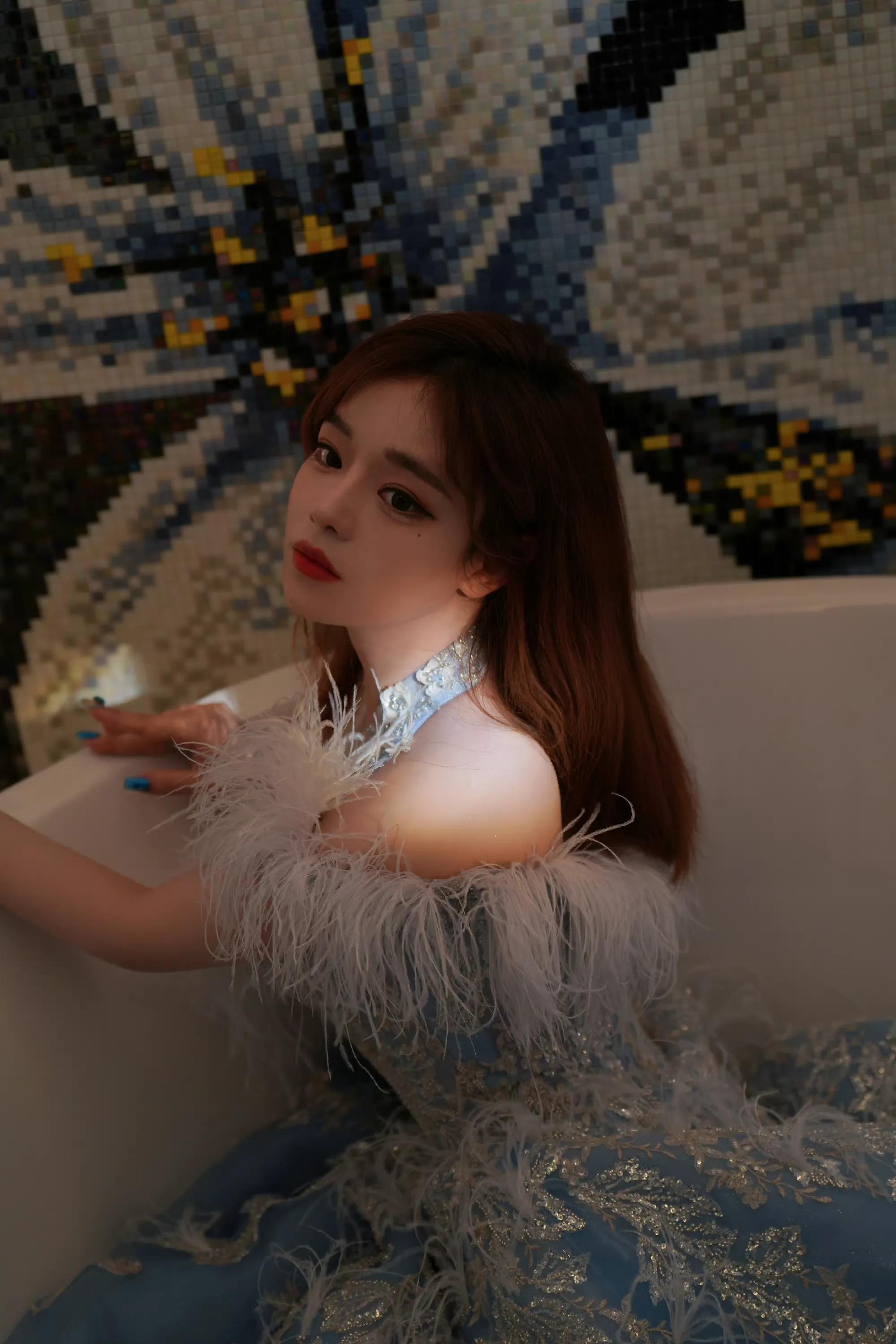 Beautiful picture of Huang Xiaoyun - iMedia