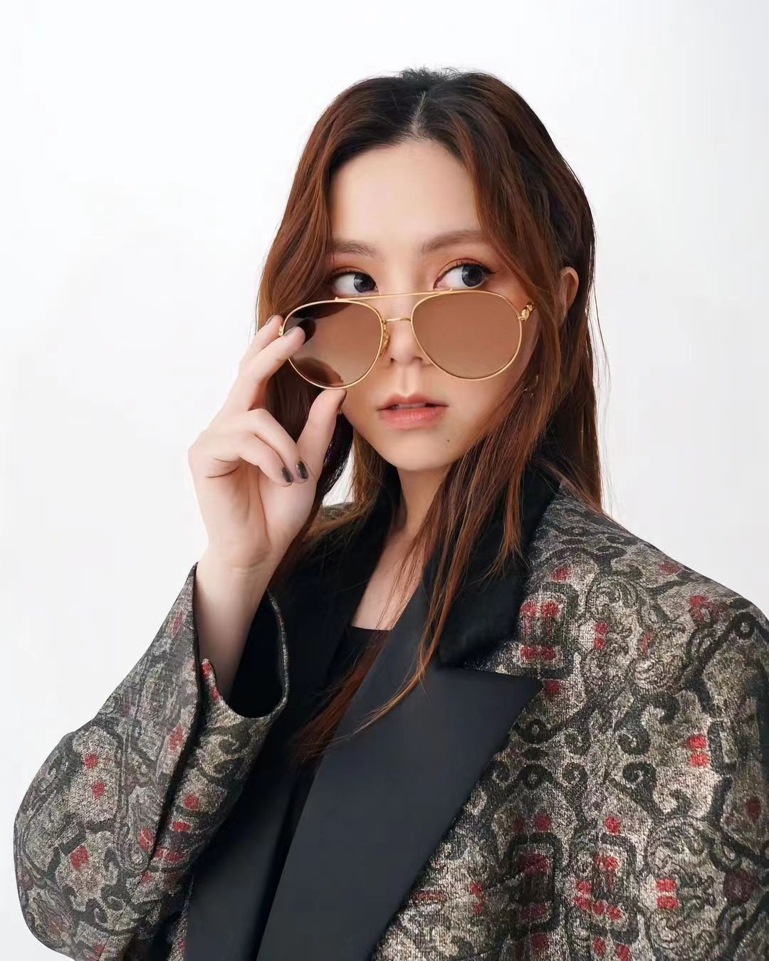 Facts have proved that 31-year-old Deng Ziqi is "red and purple" in the ...