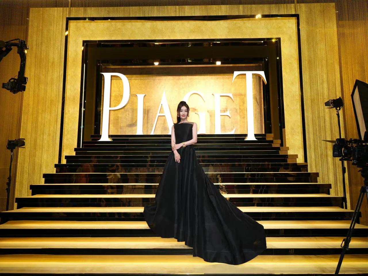 6.12 Atlas Guan Xiaotong Li Landi Zhu Yan Manzi Yuan Shanshan Luo ...