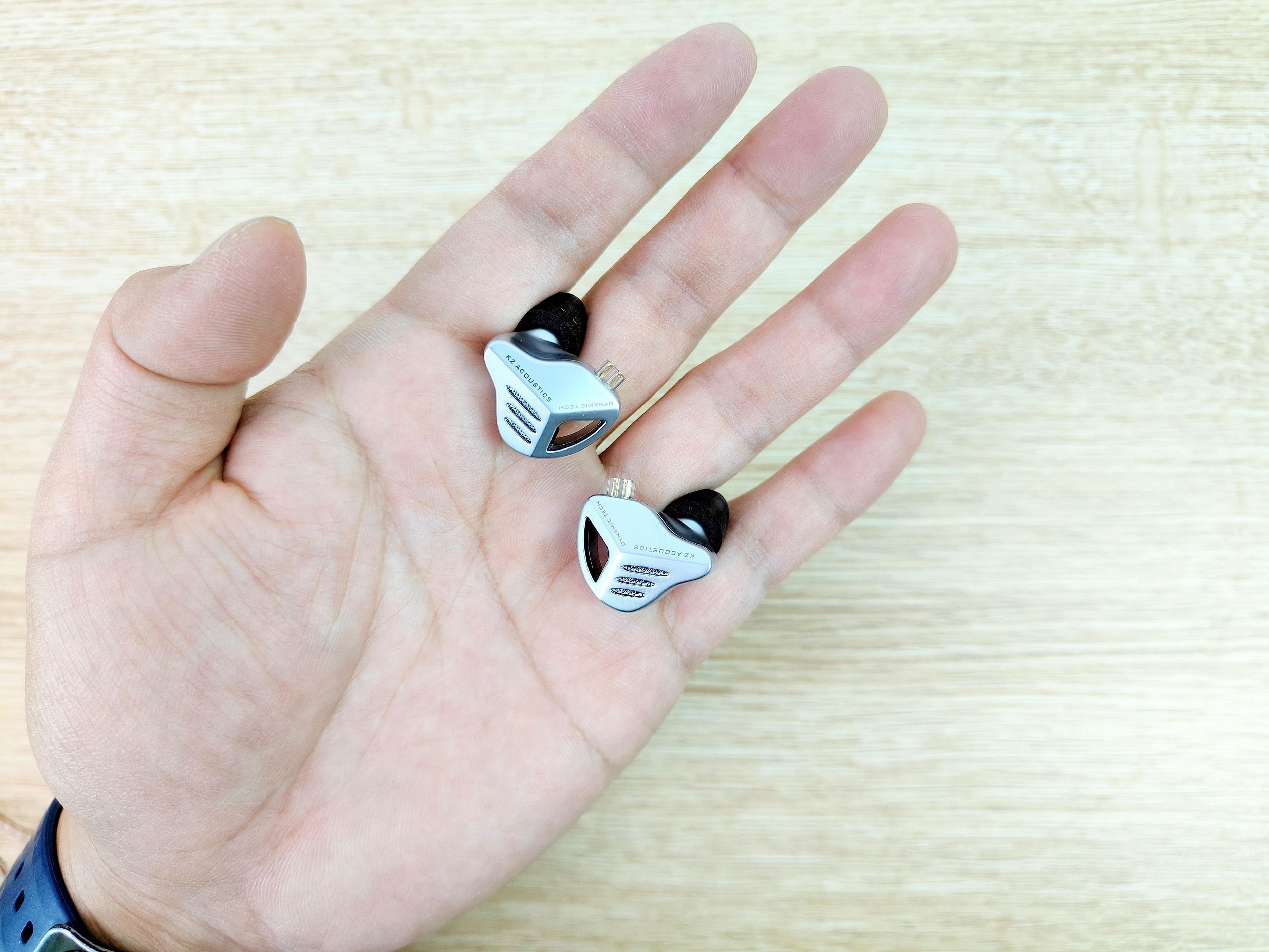 Quiet listening to music, complete sound, wired HIFI, KZ-ZVX single ...