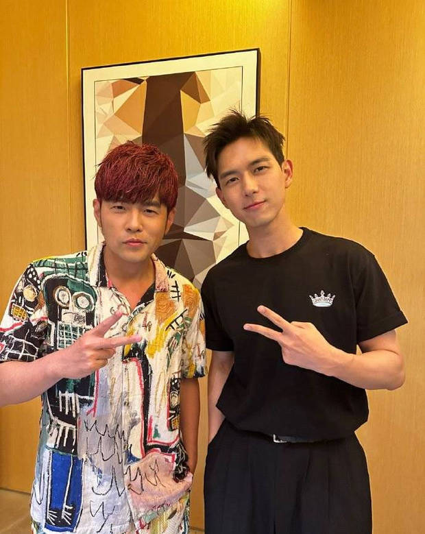 Li Xian posted a group photo and succeeded in chasing the star Jay Chou ...