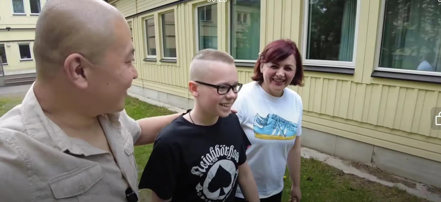 Vanya is finally able to go to school. Aguang's two daughters come to ...