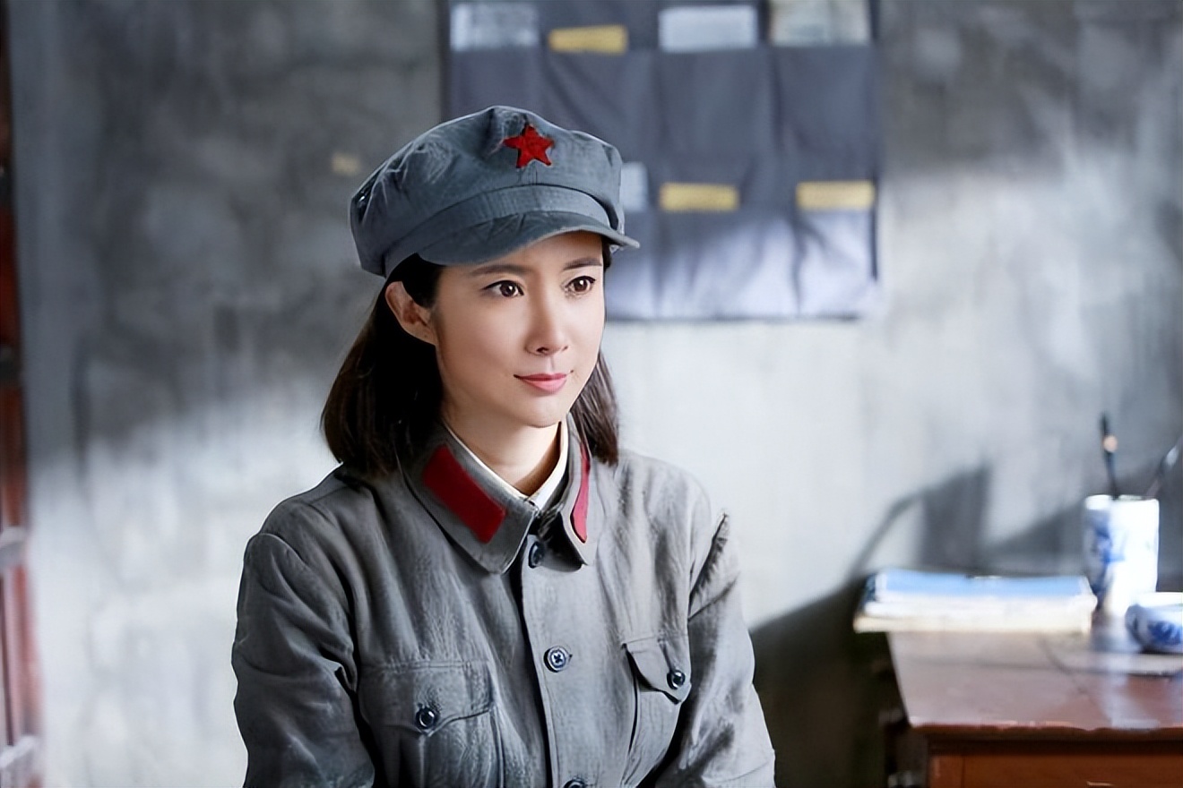Wang Ke plays the legendary hero, 16 stunning photos of her as a drama ...