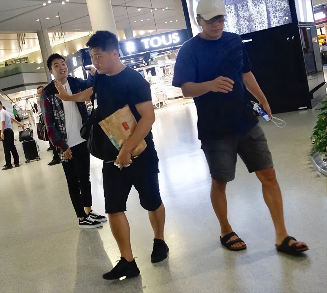 Yu Haoming: After being disfigured, he was expelled from the hosting ...