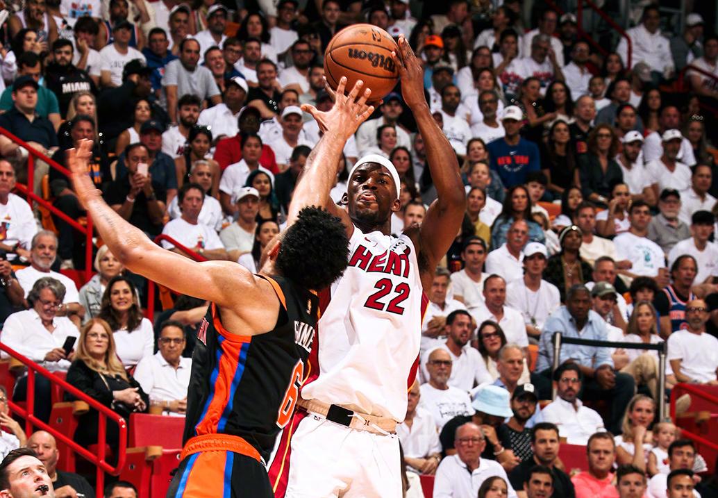 Heat 3-1 Knicks, the first to get the match point! Butler scored 27 ...