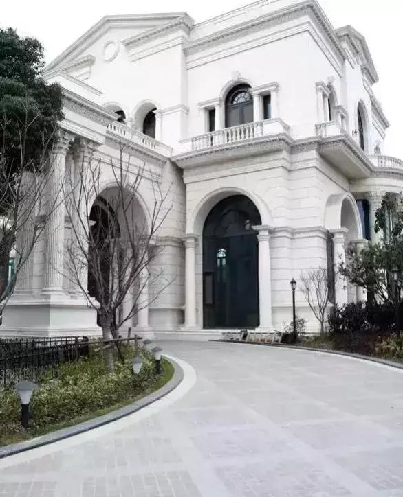 Jet Li's mansion has been empty for 10 years? Has his cleaning been ...