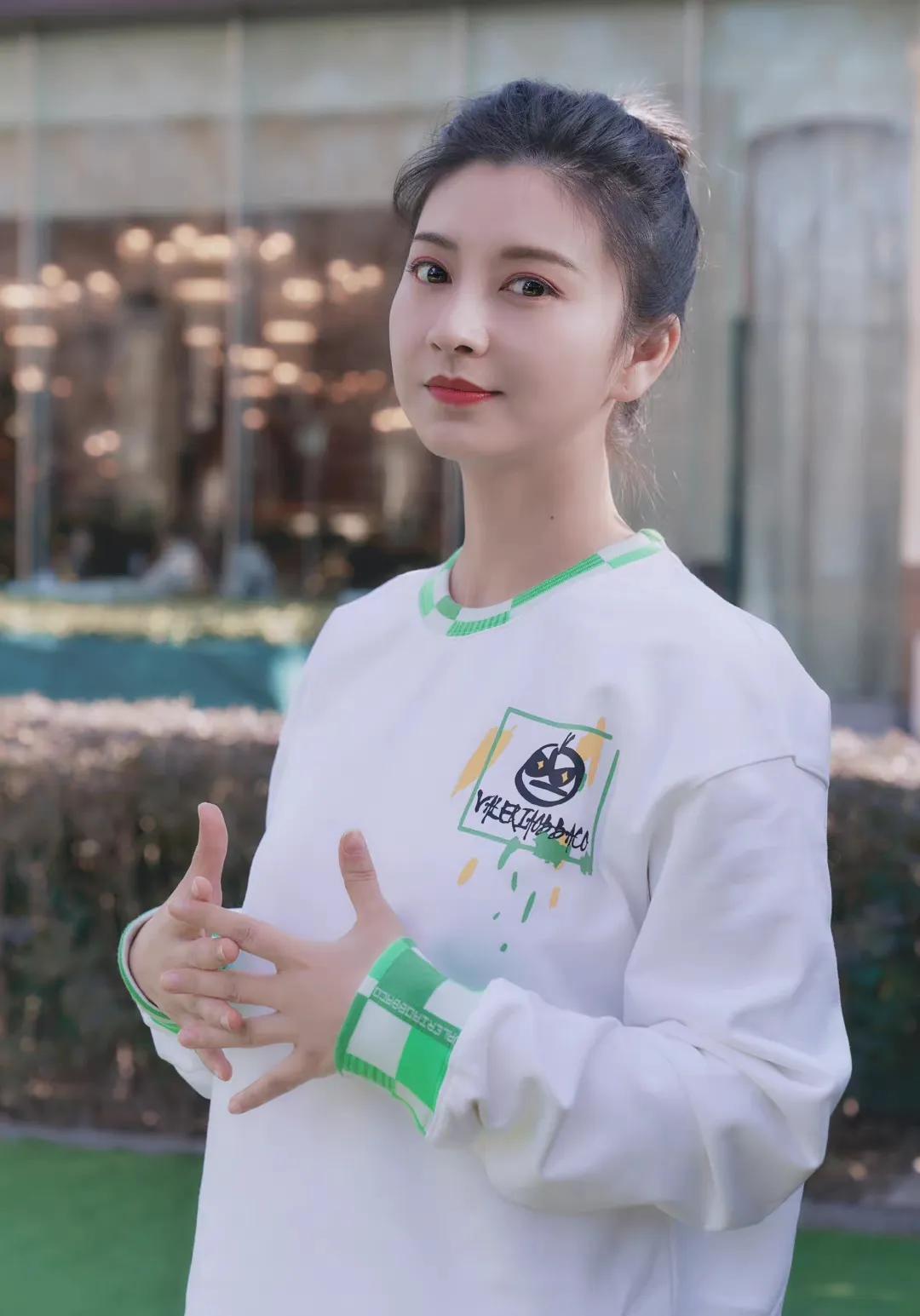 Actor Lan Xi, who picked up a husband on the way to dinner, kept a low ...