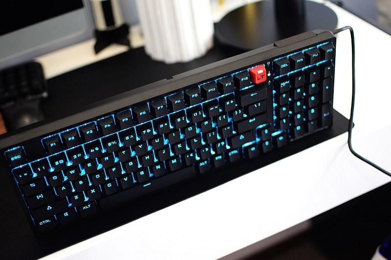 3 Players 3 Variable Speed Blood Hand Ghost T98 Mechanical Optical Shaft - iNEWS