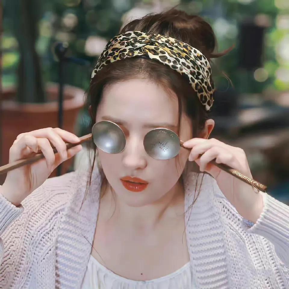 Liu Yifei Li Xian kisses Reuters - iMedia