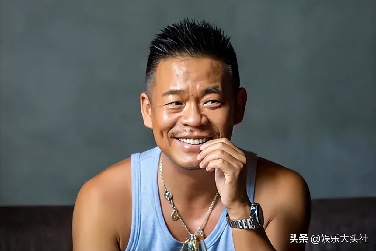 Offended Yang Kun 20 years later, relying on his friend Zhang Jiayi to become popular, 55-year ...