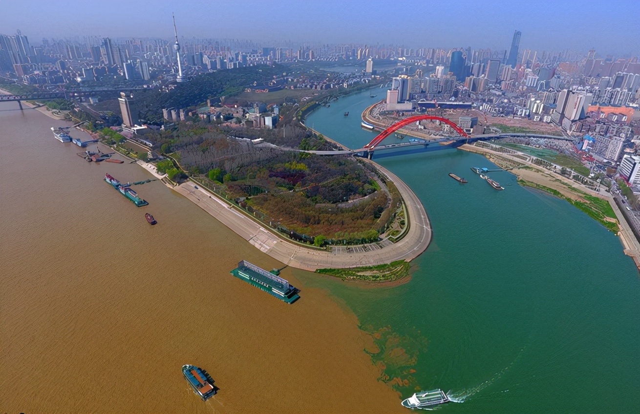 Why is the dividing line between the Pacific and the Atlantic so clear ...