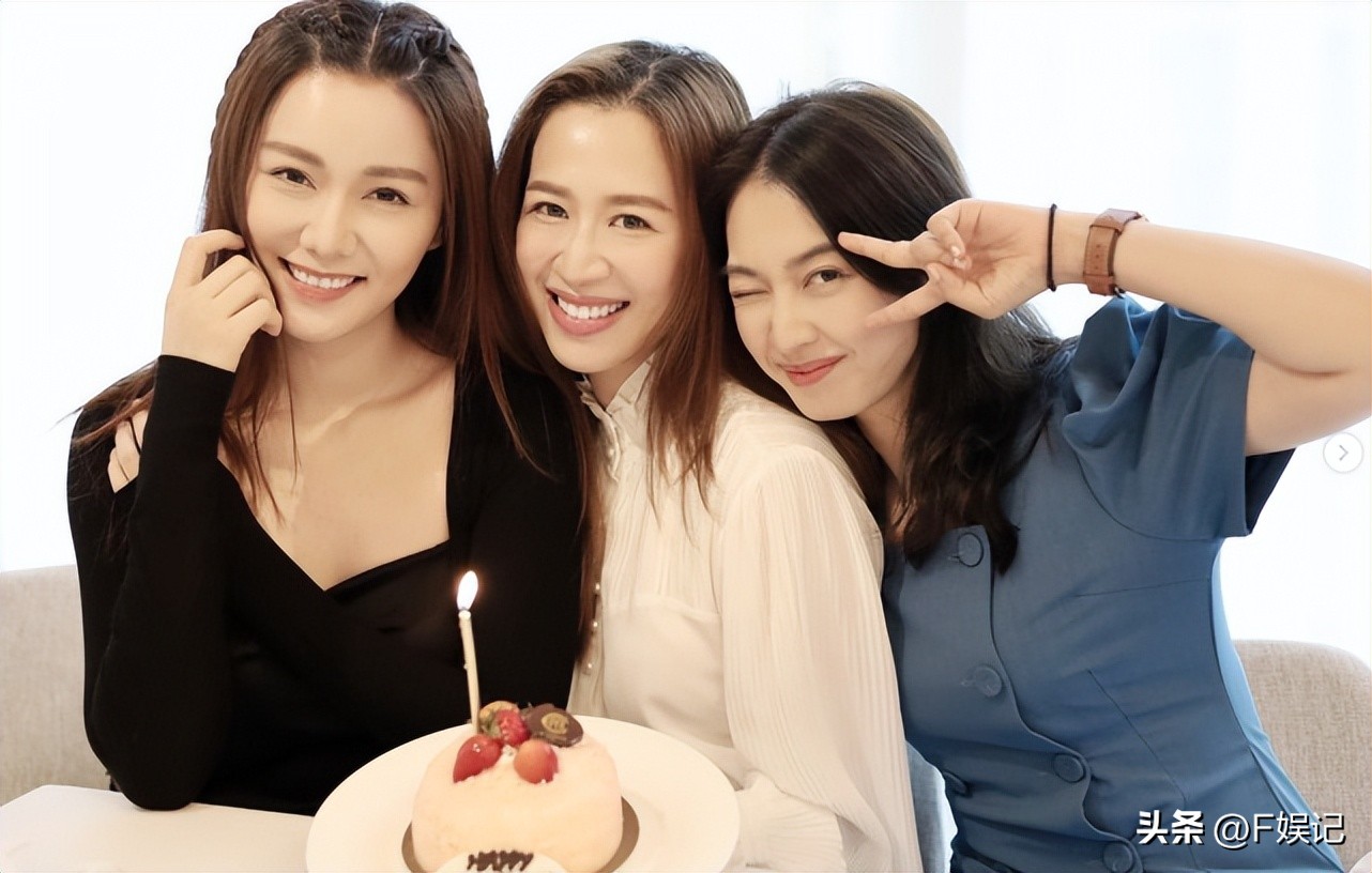 Tang Luowen and Zhu Qianxue celebrate Cen Xingxian's birthday and the ...