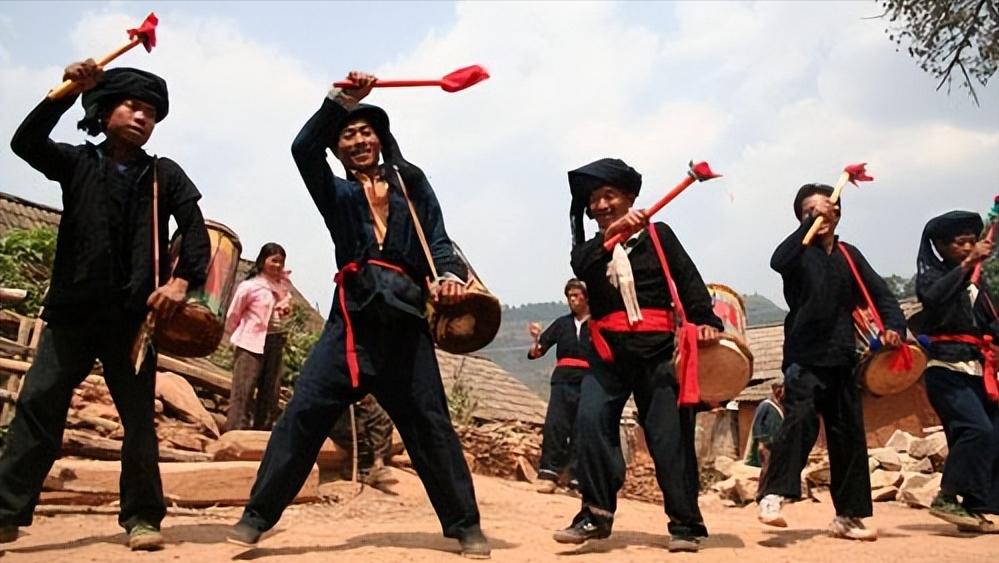Traditional ancient rhyme: melodious drumming, pulsating figure - the ...