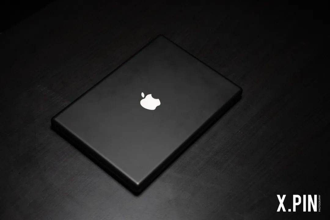 Digital antiques from 14 years ago: all black Apple LOGO, it is useless ...