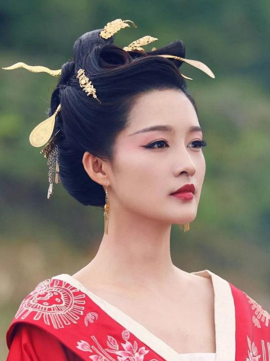 Li Qin: Finally became popular and finally scolded - iNEWS