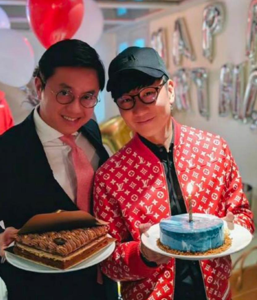 JJ Lin attends his brother's second marriage!Sitting in the corner to ...