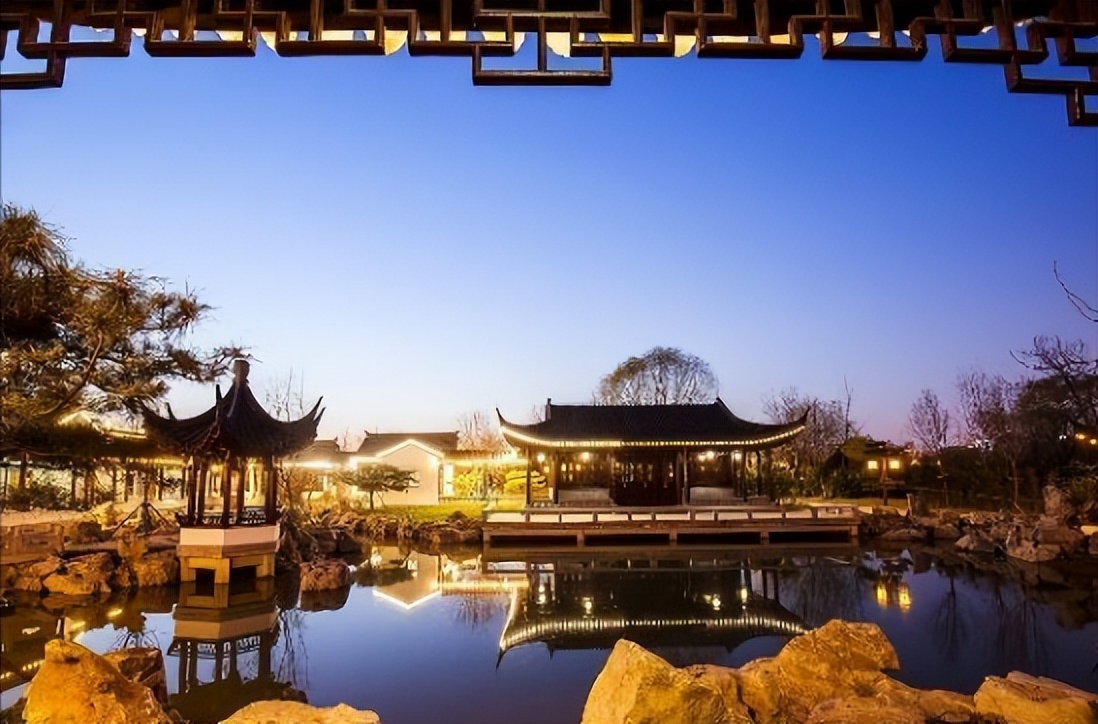 The birds in the garden sing, and the new springs in Zhuze are clear! A ...