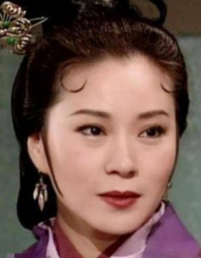 Wei Qiuhua: She used to be the queen of TV ratings with a business ...