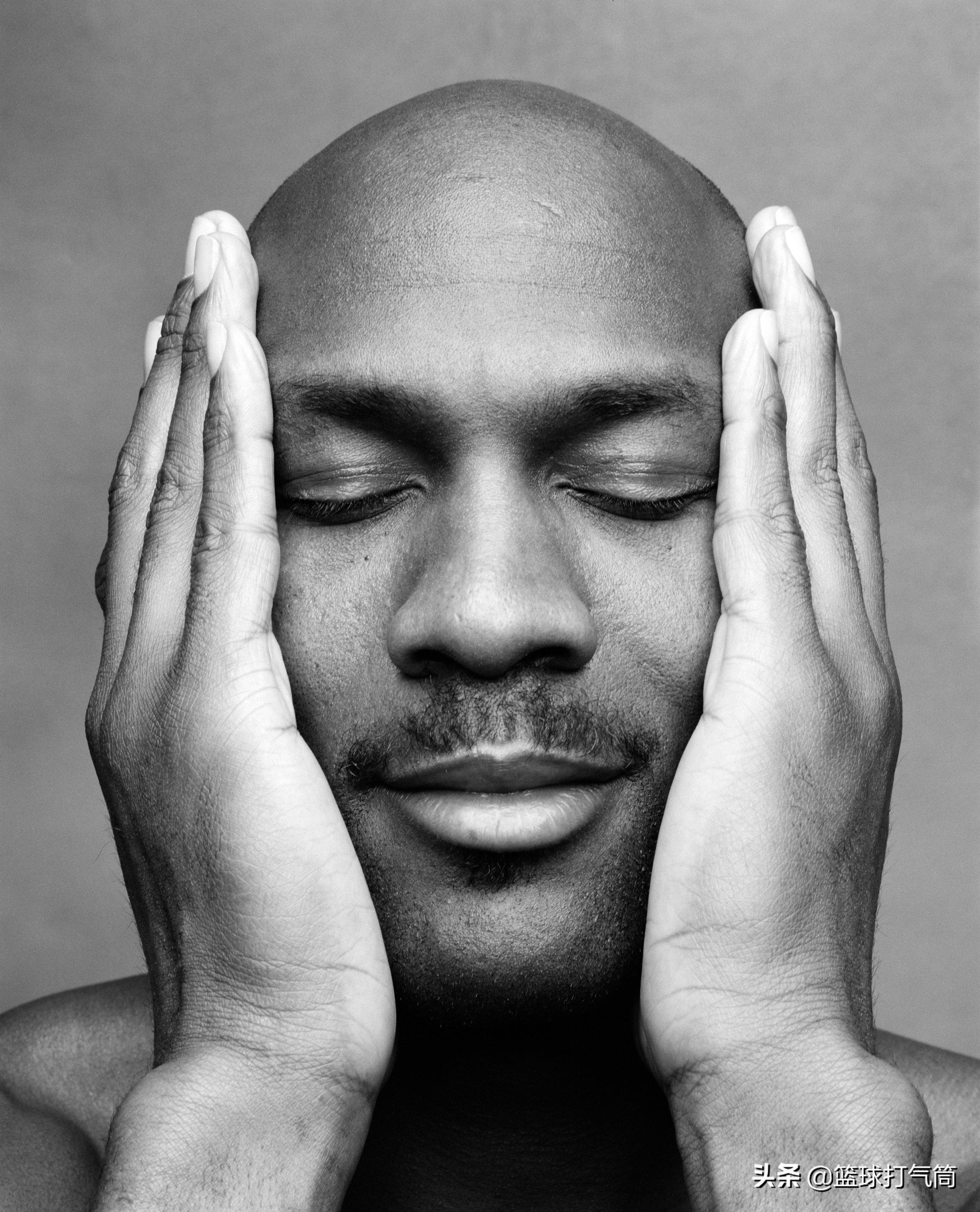 Inventory of the 10 NBA players with the largest hands in NBA history ...