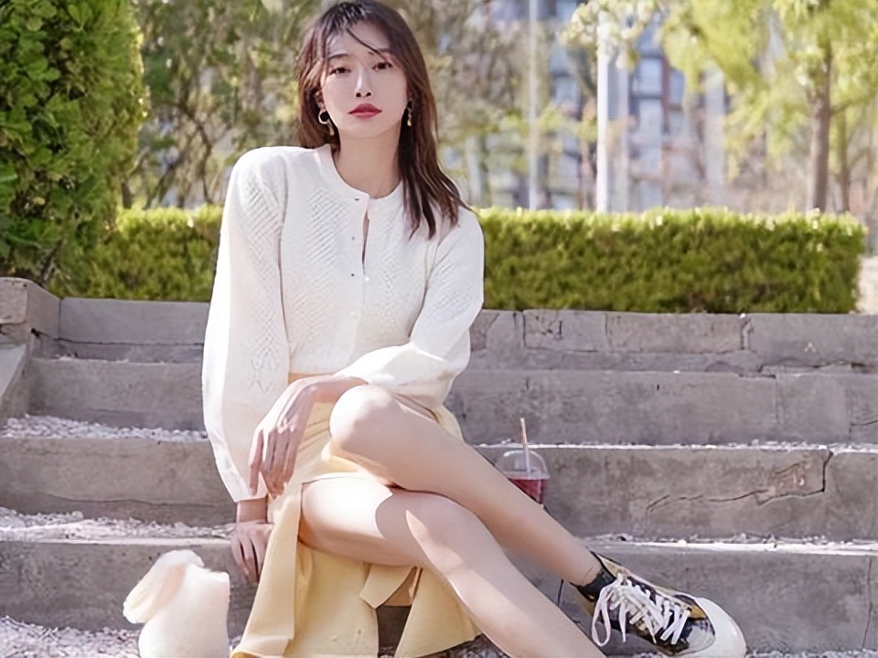 Li Siyu: fair, beautiful and long-legged, but caught in a domestic ...