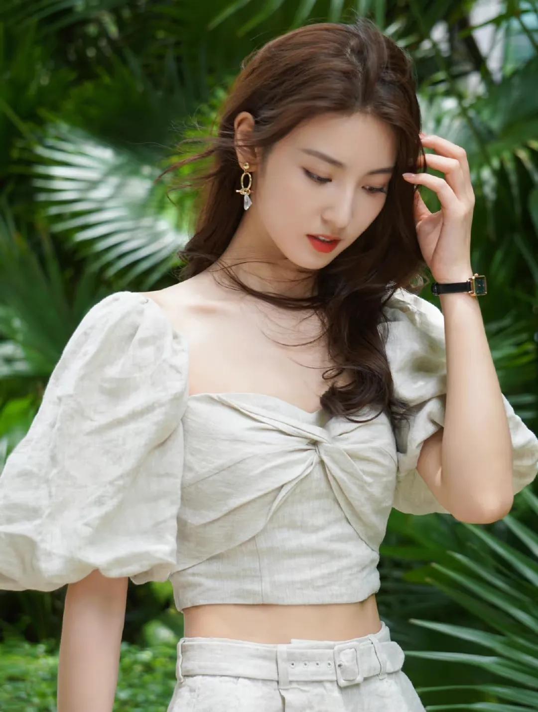 Beautiful actress Ma Xinrui - iNEWS